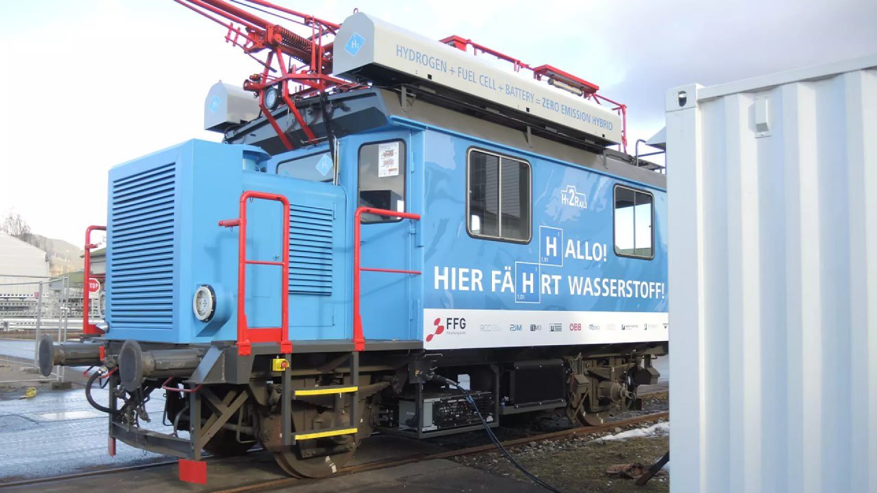 Track maintenance vehicle powered by hydrogen - Railway Supply