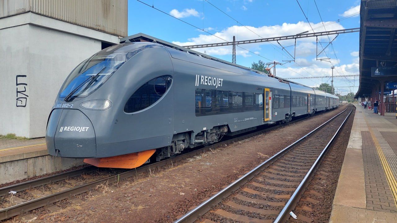 CRRC train rental for RegioJet routes - Railway Supply