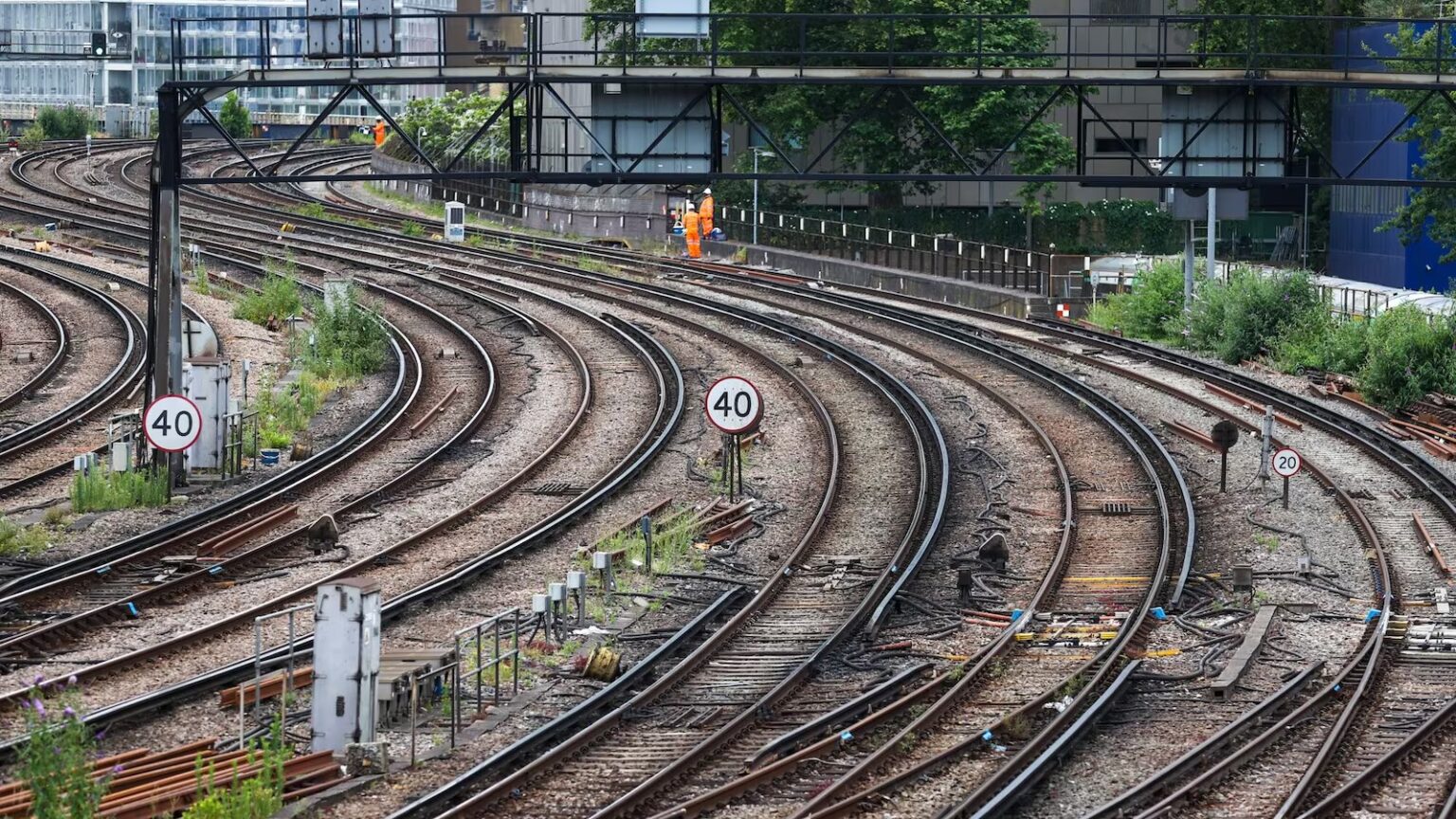 Eversholt Rail Could Be Sold by CKI for £4 Billion - Railway Supply