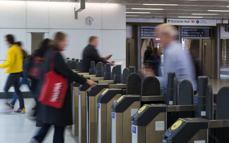 TfL Plans Railcard Contactless Payment Update - Railway Supply