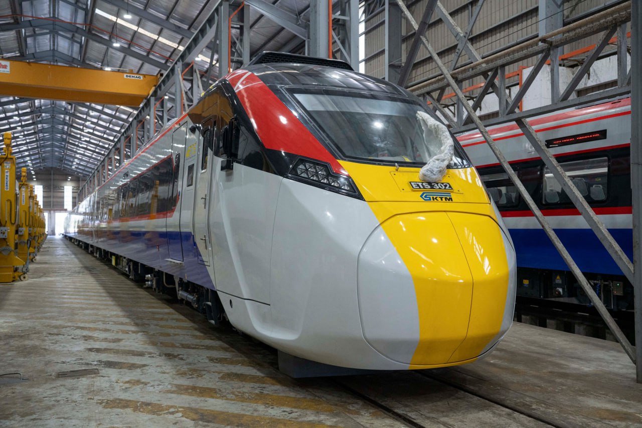 CRRC Ships New ETS3 Trains to Malaysia - Railway Supply