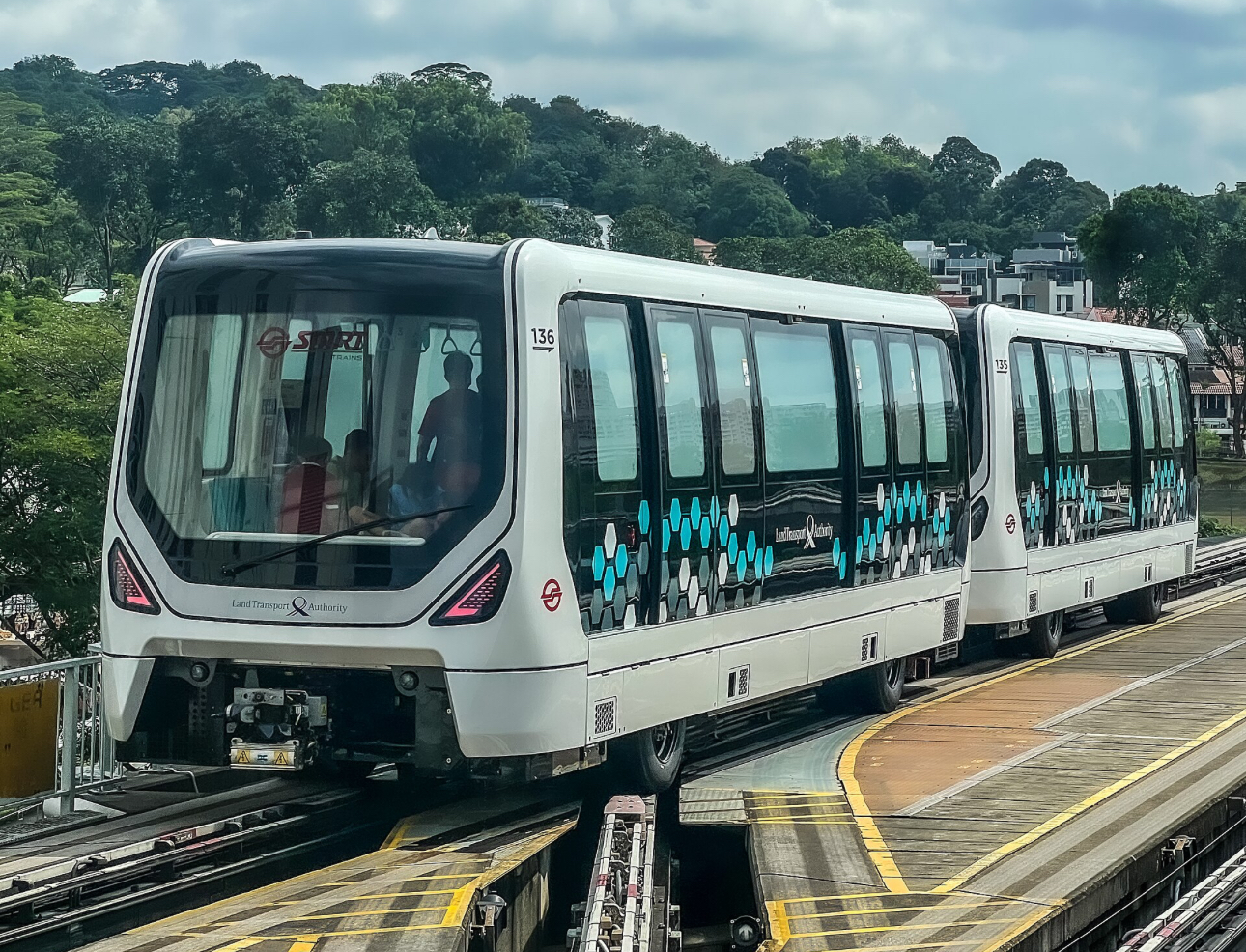Atlanta Airport Receives Alstom Innovia APM Car - Railway Supply