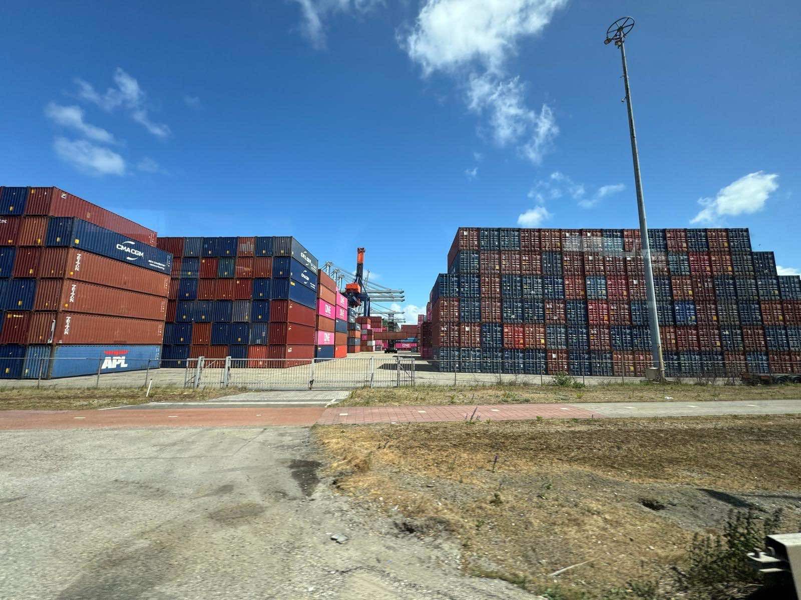 East-West Gate attends training in Rotterdam port - Railway Supply