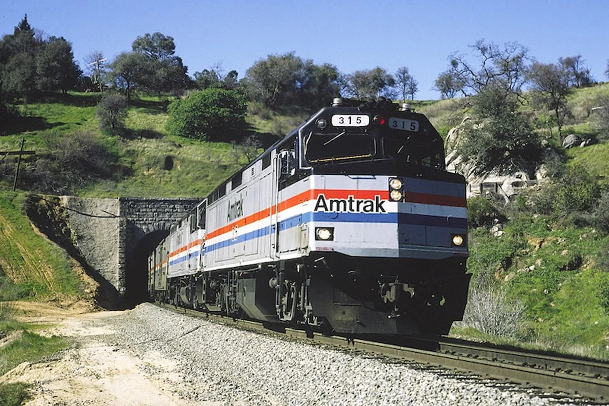 Amtrak F40 donated to Nevada museum as Amtrak 315 arrives - Railway Supply